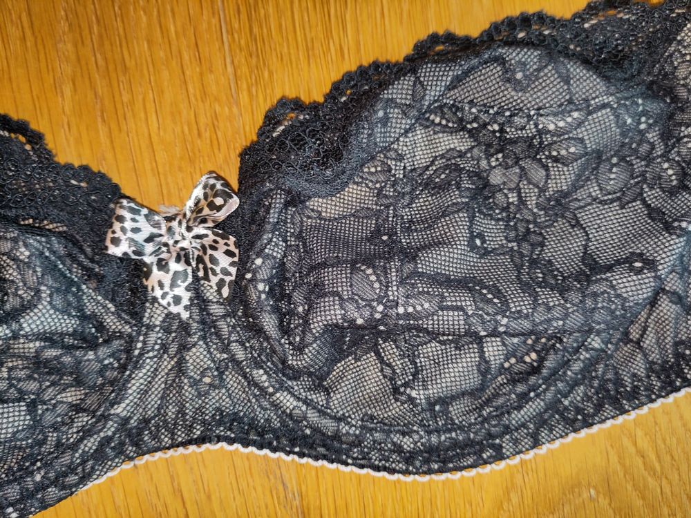 schwarz-altrosa Spitzen Bügel-BH 70F Limited neuwertig (Gebraucht) in ...