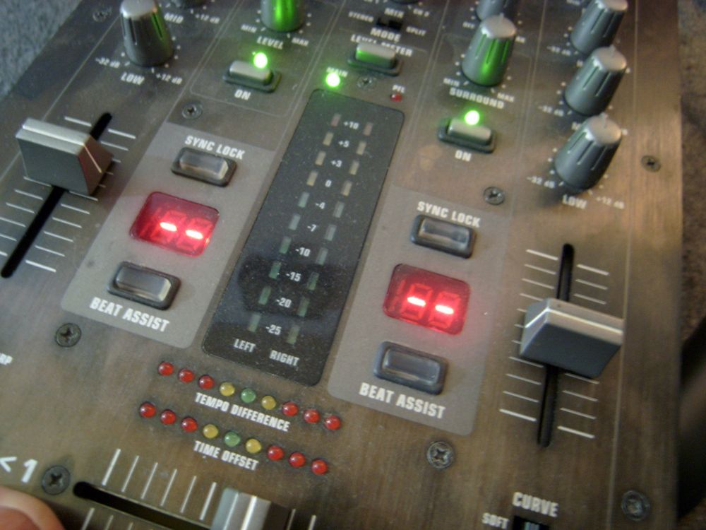 Behringer VMX 200 DJ Mixer USB tolle Optik, top 1a Sound (Gebraucht) in ...