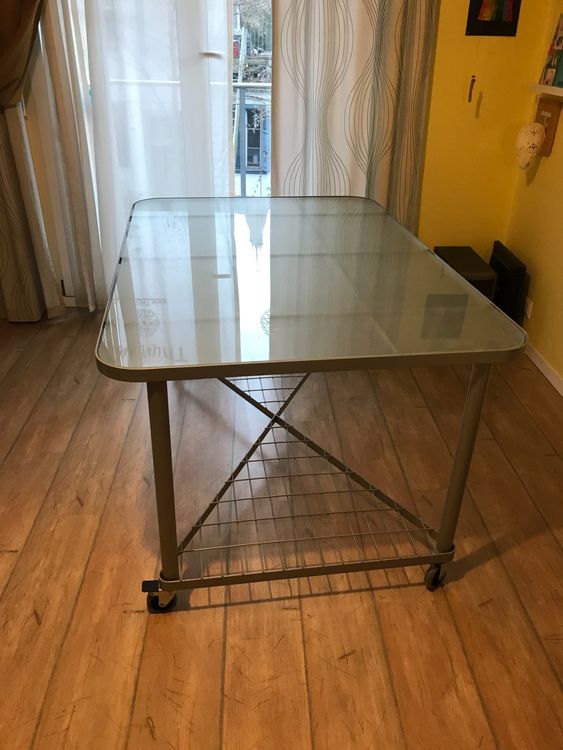 Tisch, Pult, mit Ablagefläche und Rollen IKEA (Gebraucht) in Thun für ...