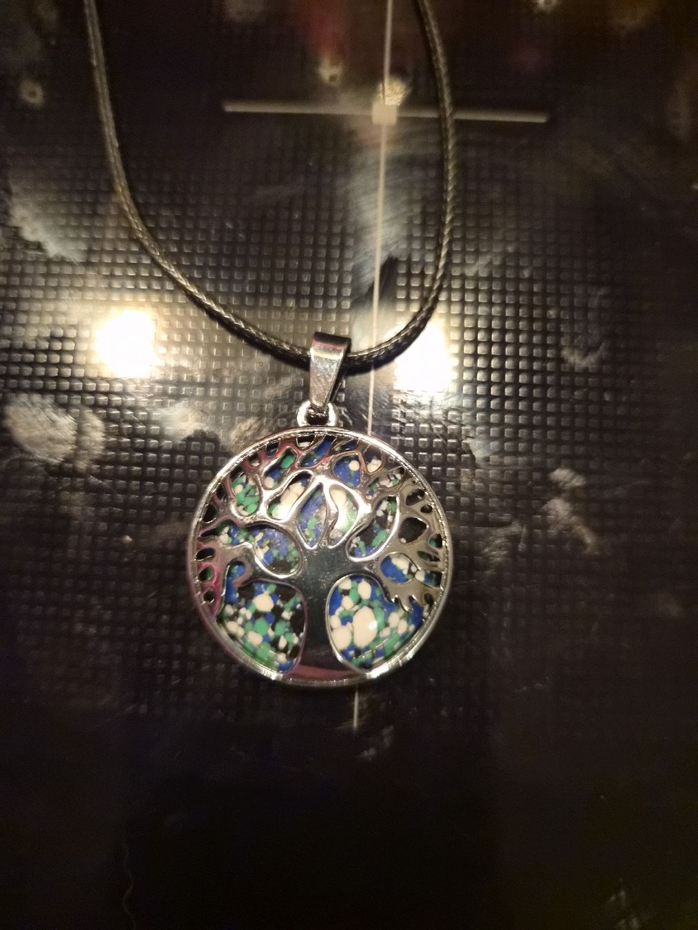 collier arbre (Neuf (Voir description)) à Senèdes pour CHF 1 – avec ...