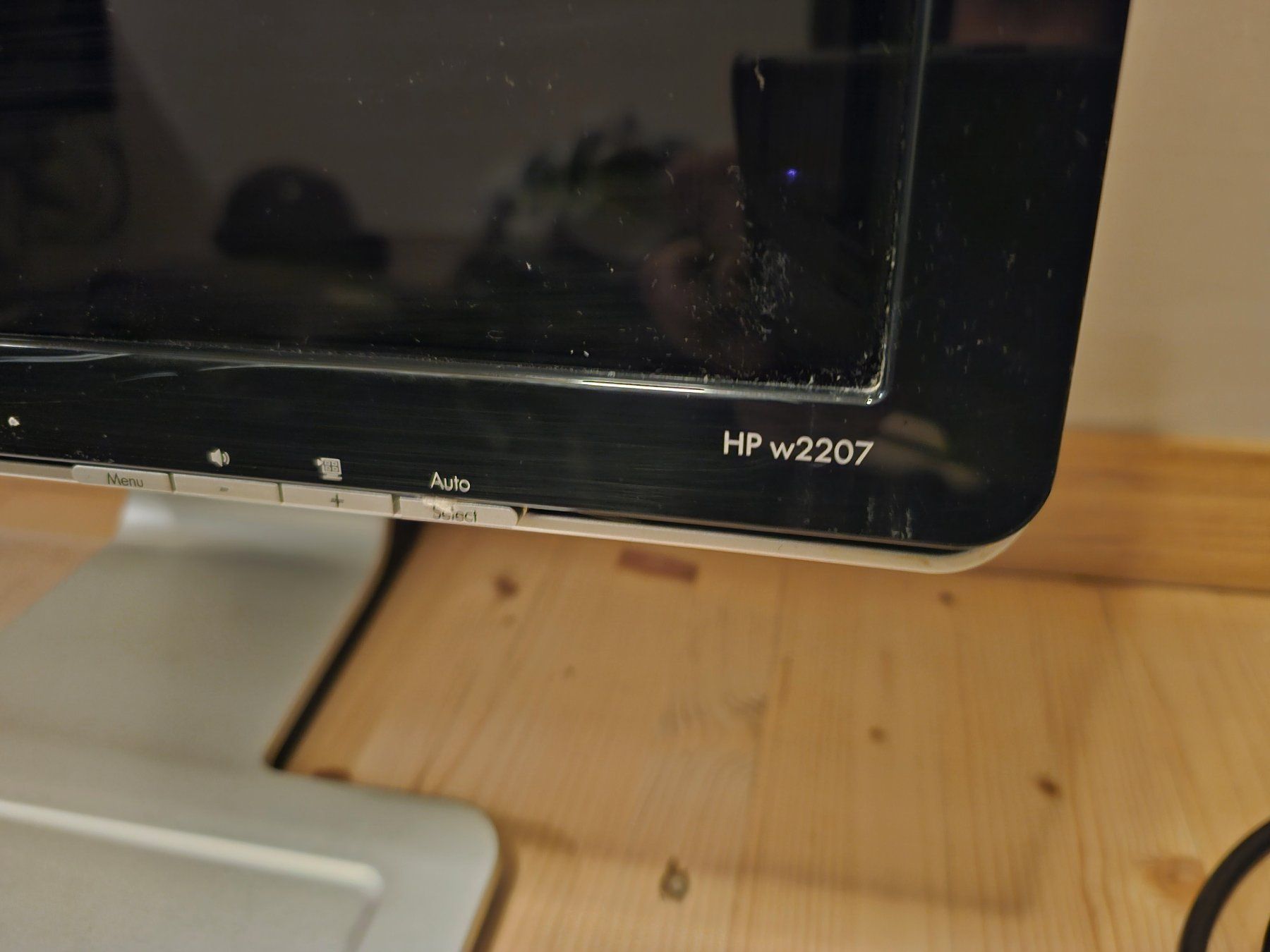 HP LCD Montior 22" HP w2207 (Gebraucht) in Au SG für CHF 1 – nur ...
