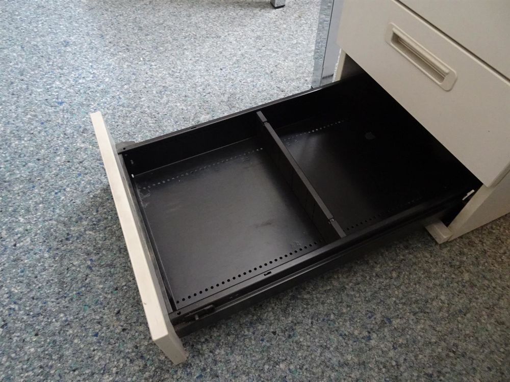 E195 Embru EQ Bürotisch mit Korpus ab 1. | Kaufen auf Ricardo