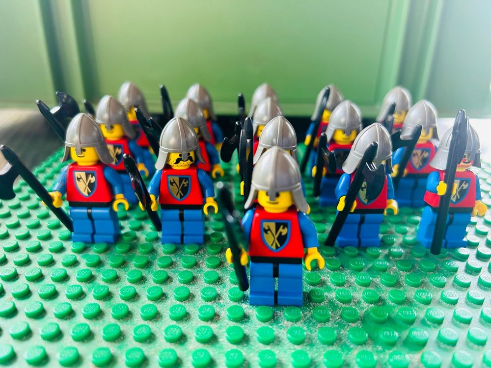 LEGO 16x Minifig Vintage castle guards Hellebard (Gebraucht) in ...