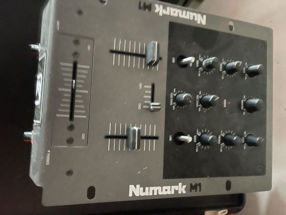 Numark M1 Tabletop Mixer | Kaufen auf Ricardo