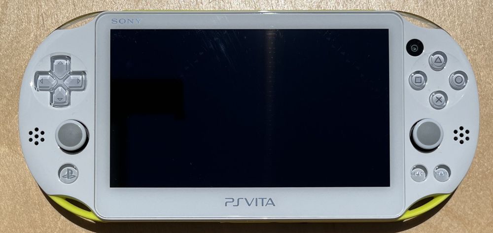 Sony PlayStation PS Vita 2000 Lime Green / White (Gebraucht) in Dornach ...