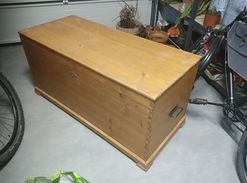 Ancien coffre (Gebraucht) in Vicques für CHF 299 – nur Abholung auf Ricardo kaufen