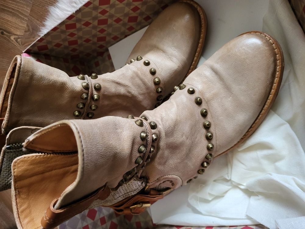 As98 Boots (Neu und originalverpackt) in Bad Ragaz für CHF 70 – mit ...
