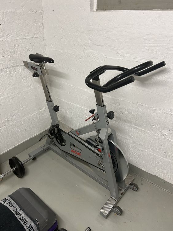 Spinning Bike Hometrainer Indoor Velo : Tomahawk | Kaufen auf Ricardo