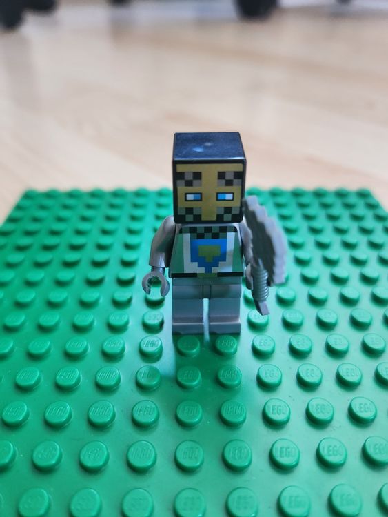 LEGO Minecraft Black Knight Gold Gesichtsschild kariert | Kaufen auf ...