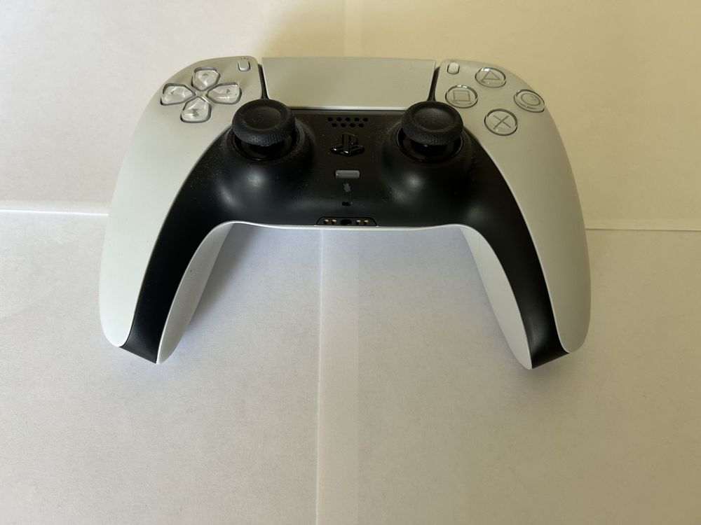 Ps5 white controller with stick drift (Defekt) in Bern für CHF 19 – mit Lieferung auf Ricardo kaufen