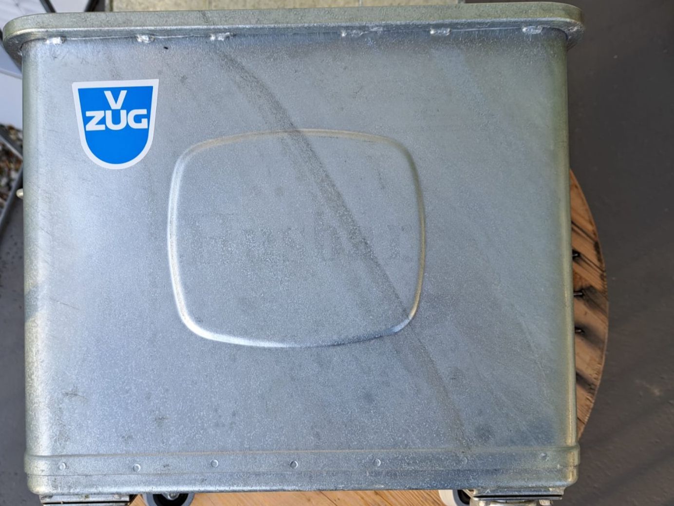 V-Zug Mini Container mit Rollen, verzinkt, stabil (Gebraucht) in ...