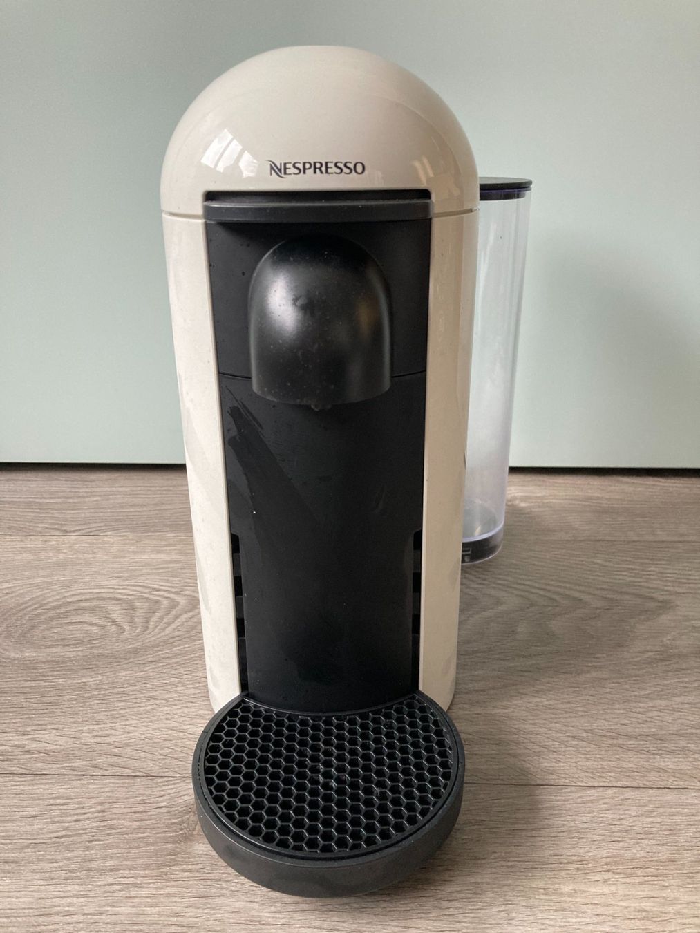 Nespresso / Vertuo Plus GCB2 / Weiss / wie neu / inkl. OVP (Gebraucht ...