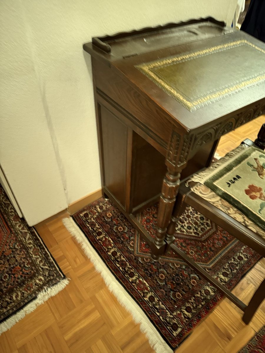 Antique Writing Desk with Chair - Perfect for Study! (Gebraucht) in ...