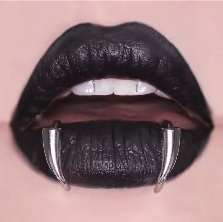 Pearcing Lippen Fake Vamp (Neu und originalverpackt) in Sargans für CHF ...