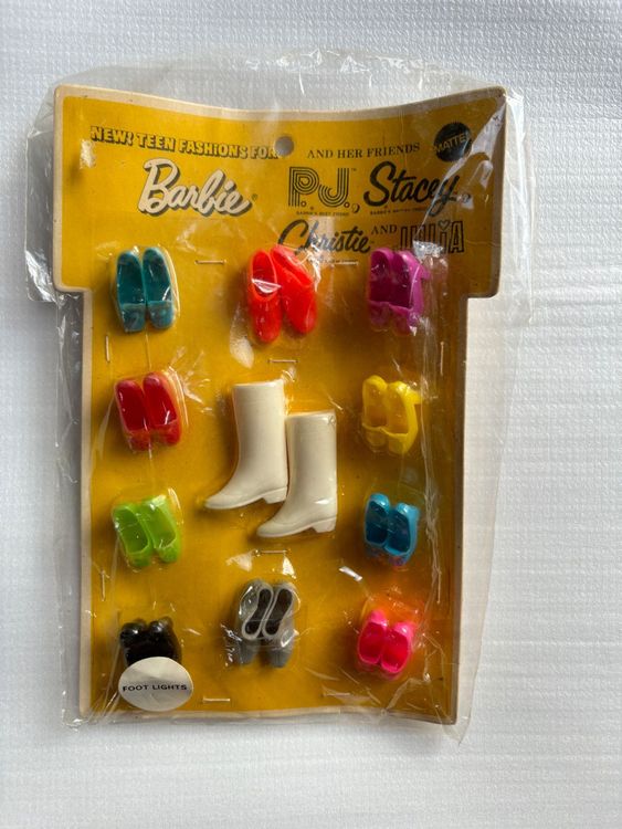 Vintage 1969 Mattel Barbie Shoe Set 10 Pair neuf (Gebraucht) in ...