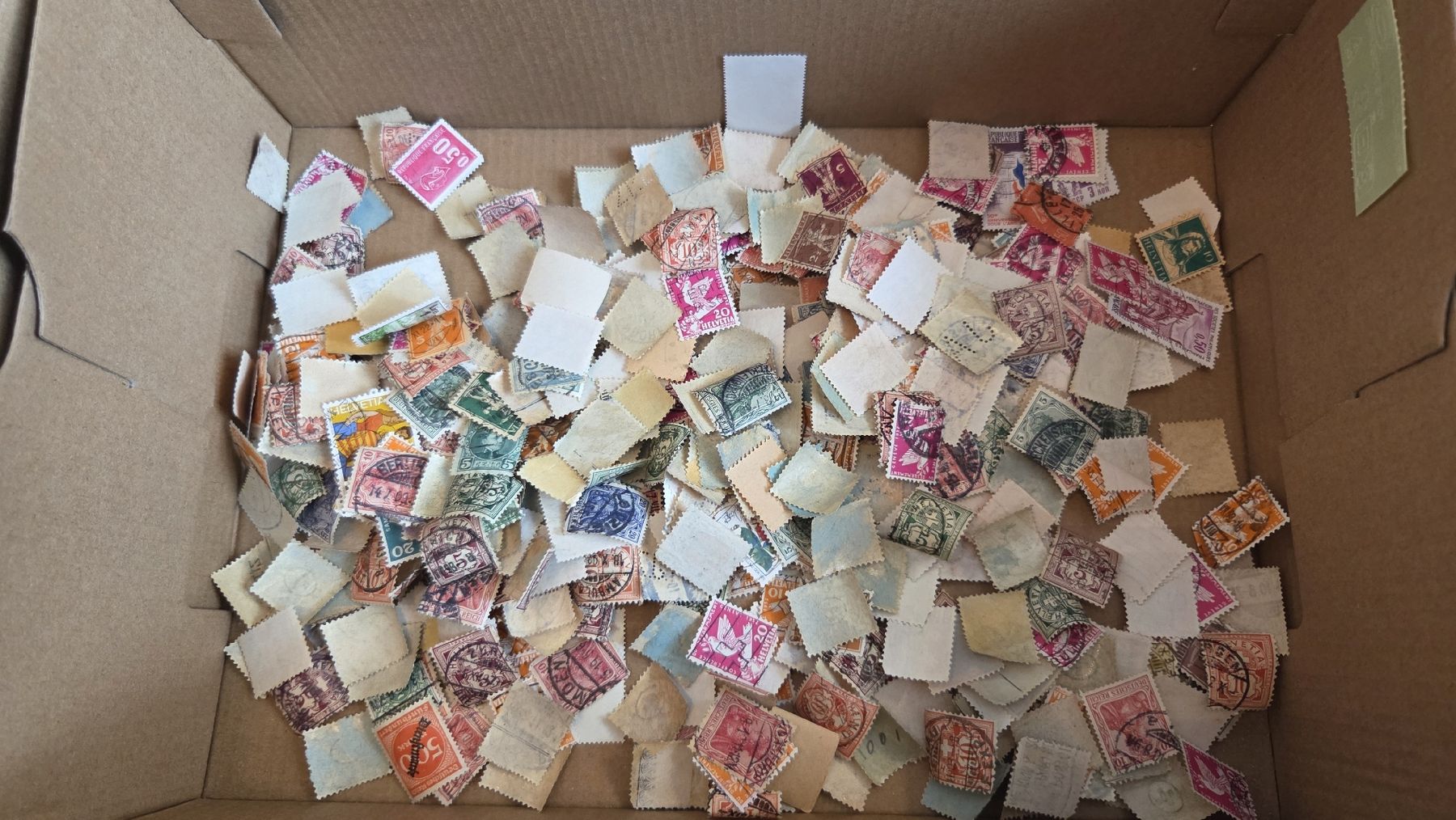 580 Gramm Schachtel Sammelsurium ganze Welt viele Perfins (Gebraucht ...