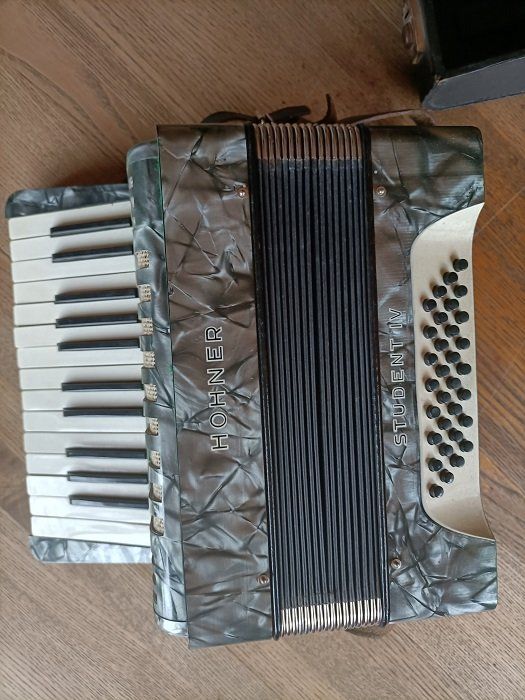 Akkordeon Hohner Student IV (Gebraucht) in Burg für CHF 154 – mit ...