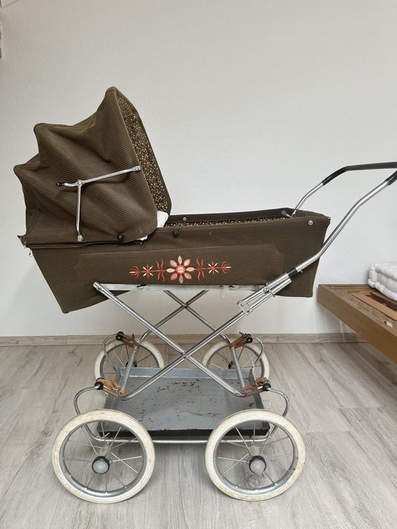 Antiker Puppenwagen (Gebraucht) in Birsfelden für CHF 100 – nur Abholung auf Ricardo kaufen