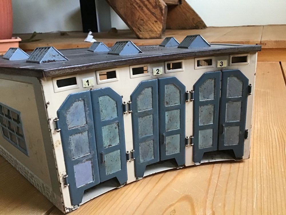 märklin 7028, dreiständiger lokschuppen (Gebraucht) in für CHF 79.9 ...