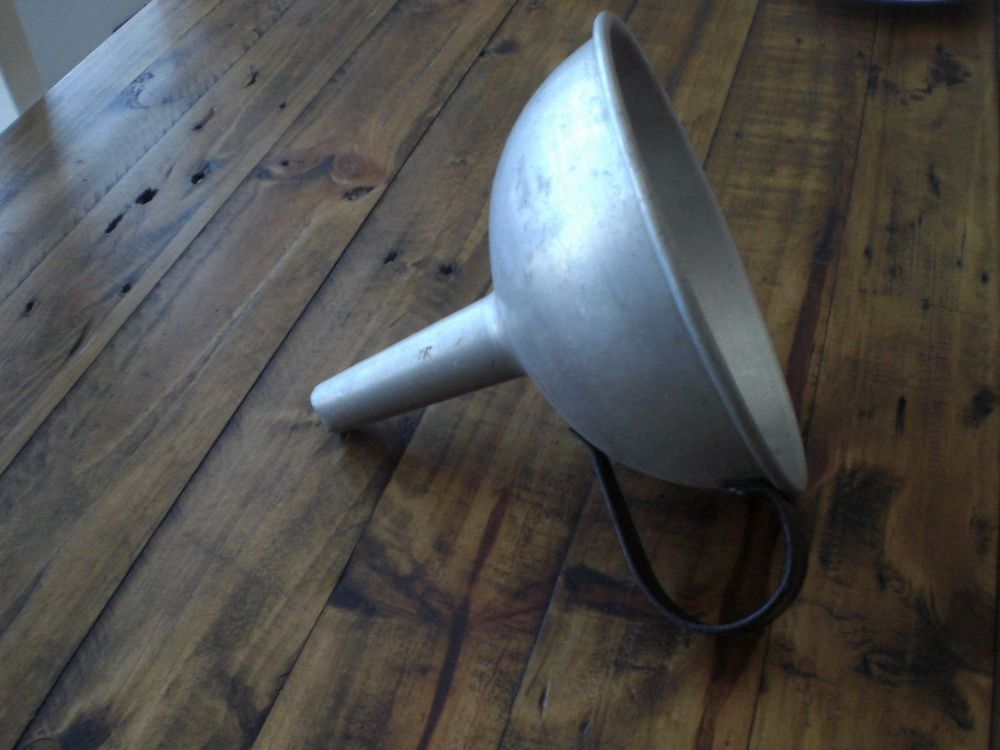 grosser Alu Trichter Durchmesser 18 cm. (Gebraucht) in Hägglingen für ...