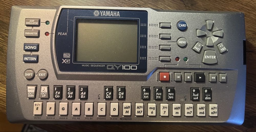 Yamaha QY 100 MUSIC SEQUENCER (Gebraucht) in Büron für CHF 160 – mit Lieferung auf Ricardo kaufen