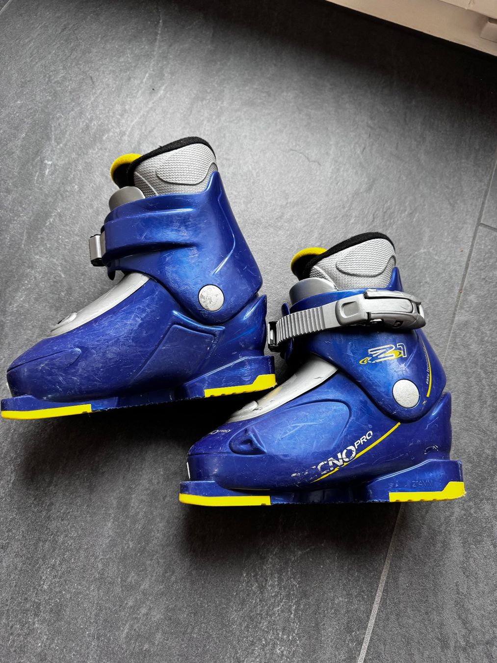 Tecno Kinderskischuhe Gr.17.0 (26 schuhgrösse) (Gebraucht) in Urdorf ...