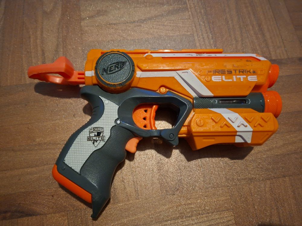 Nerf N-Strike Elite Firestrike mit integrierten Ziel Laser (Gebraucht ...