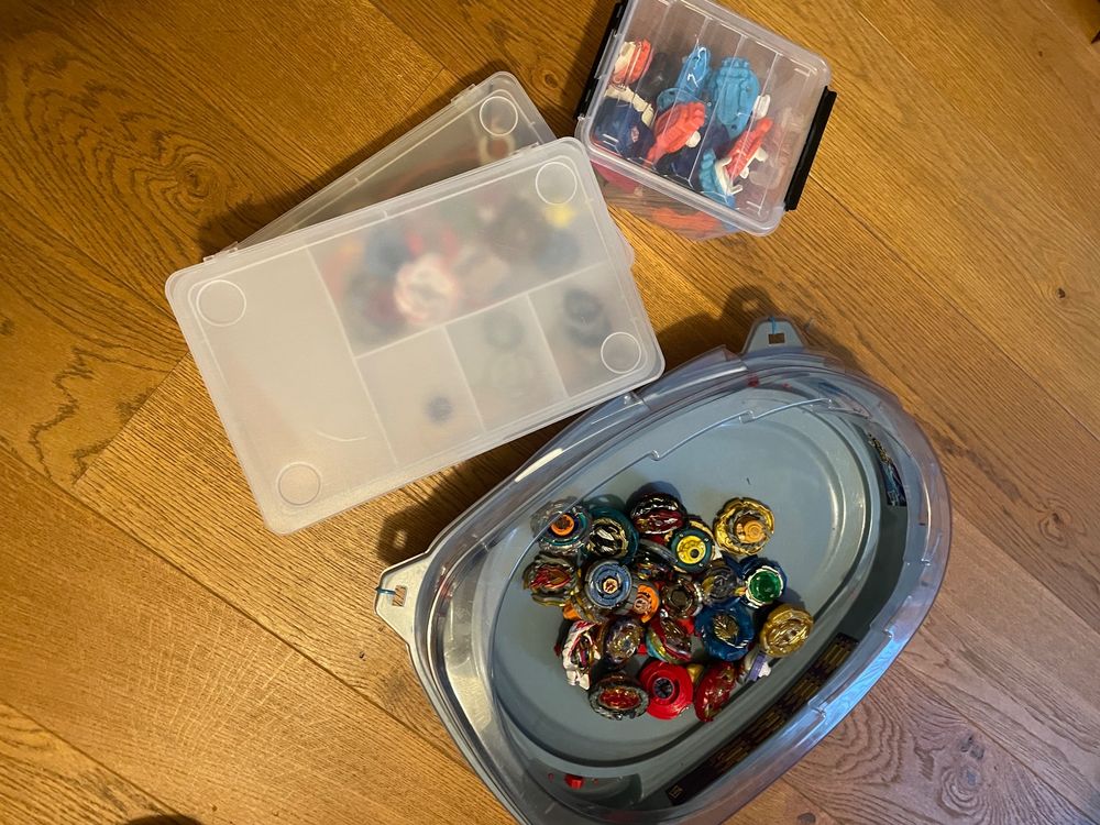Beyblade Burst Surge Arena inkl. 23 Beyblades (Gebraucht) in Bremgarten ...