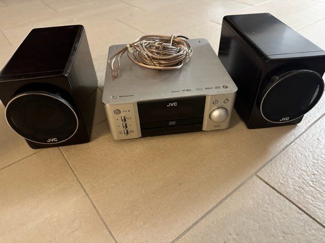 JVC CD-Player mit Boxen 40W/4Ohm (Gebraucht) in Oetwil am See für CHF ...