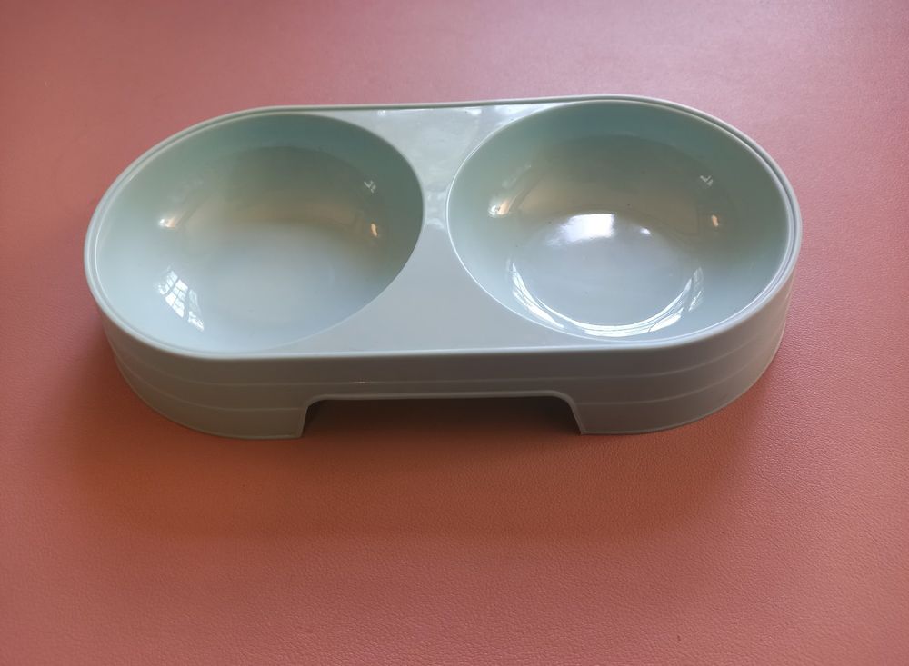 Doppelter Futternapf für Katzen/Hunde - Double gamelle (Neu und originalverpackt) in Bussigny ...