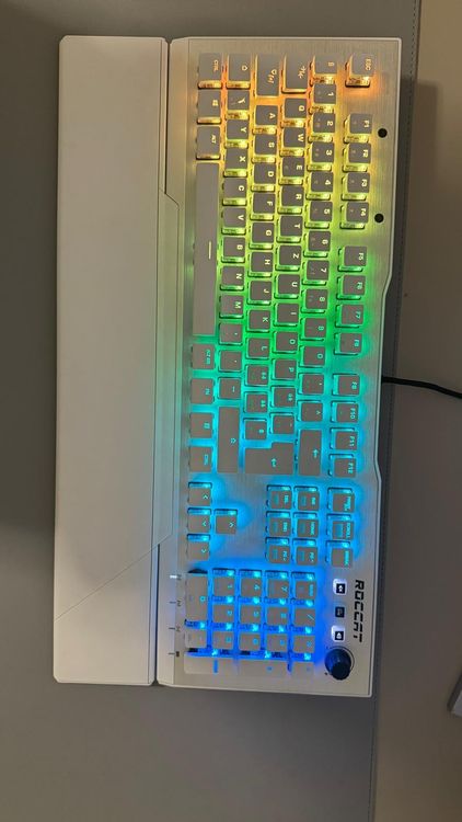 ROCCAT Vulcan 120 AIMO Gaming Tastatur RGB | Kaufen auf Ricardo