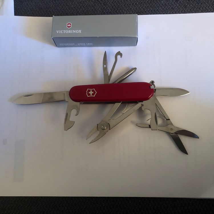 VICTORINOX DELUXE TINKER RED NEU (Neu und originalverpackt) in Basel ...