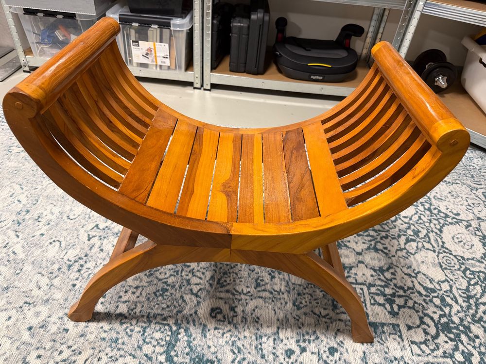 Teakholz-Hocker im trendigen Design – Top Zustand! (Gebraucht) in ...