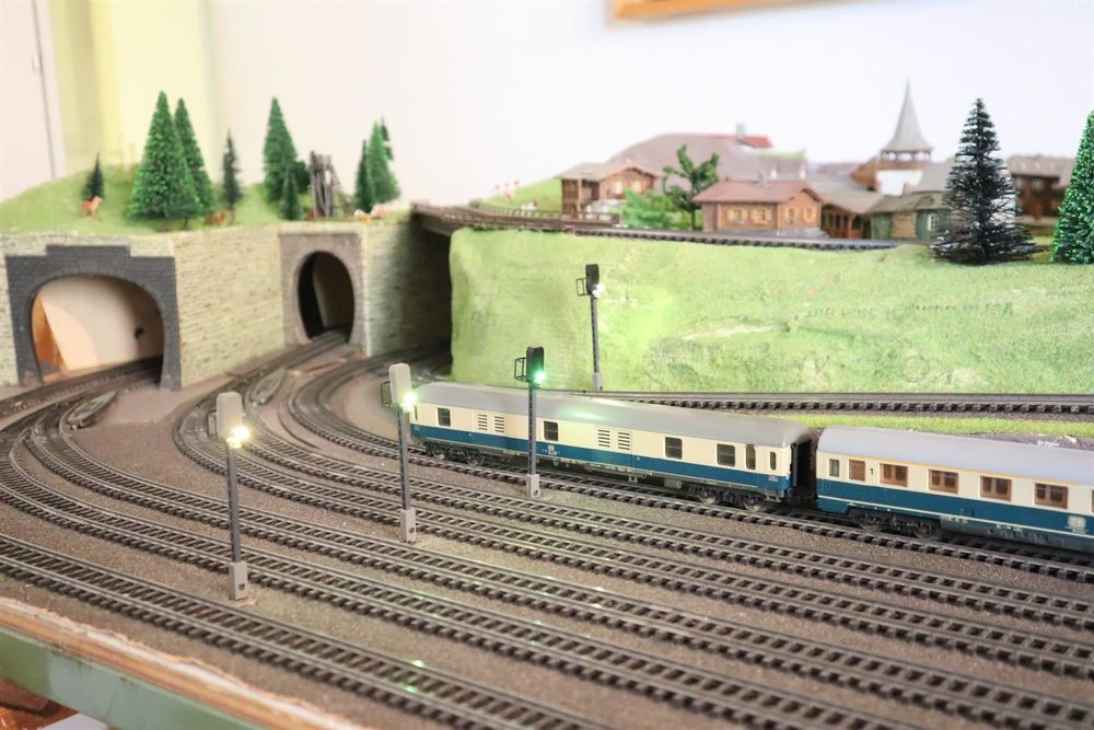 Märklin grosse Modellbahn Anlage + Züge | Acheter sur Ricardo