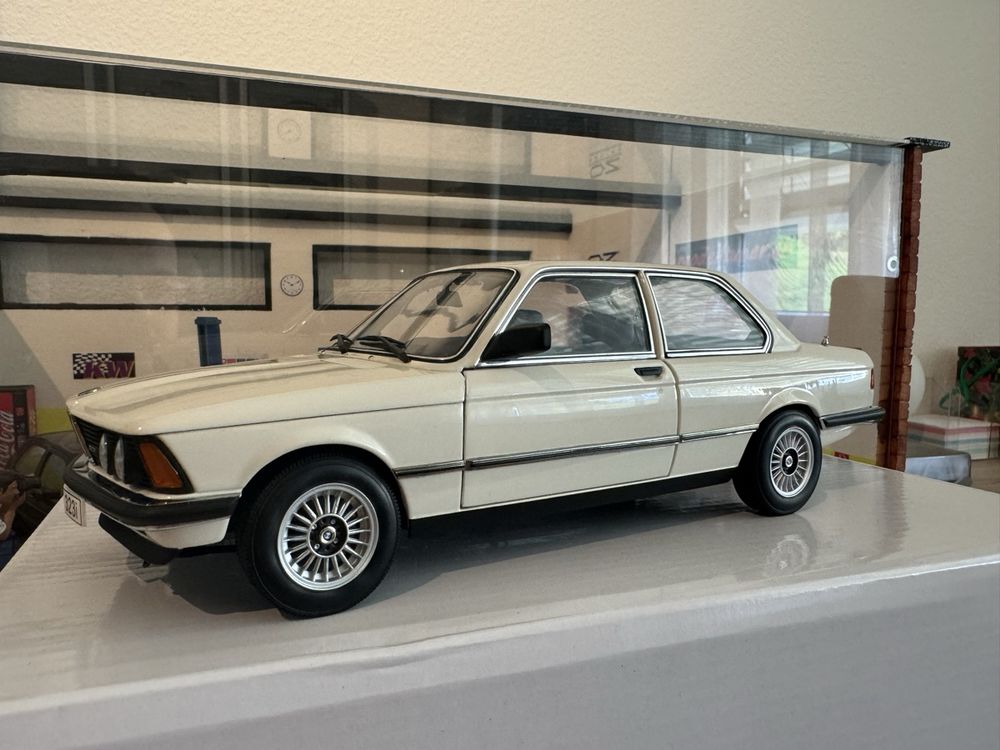 Bmw 323i E21 Autoart 1:18 weiss | Kaufen auf Ricardo