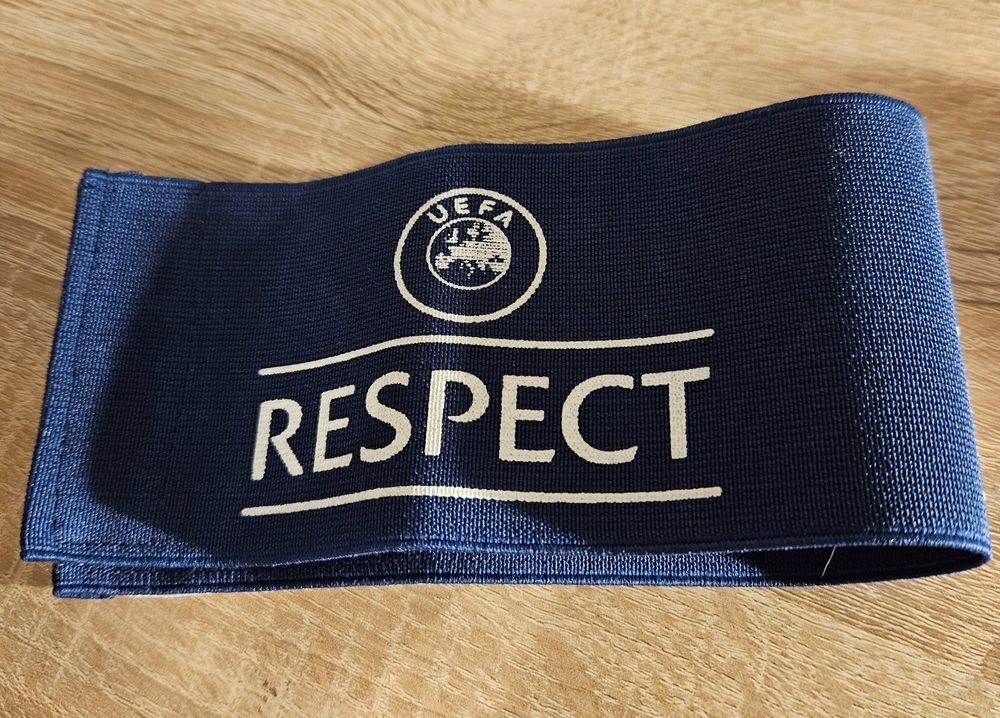 RESPECT Kapitäns Binde (Gebraucht) in Wetzikon ZH für CHF 0.6 – mit ...