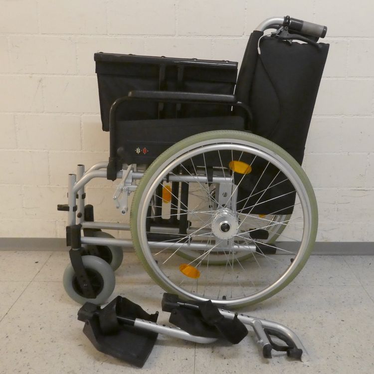 Rollstuhl B&B, SB 41 cm, Zusatzbremsen, nur CHF 199 | Kaufen auf Ricardo