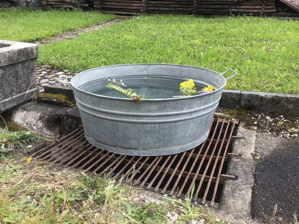 Grosse Zinkwanne, Fassungsvermögen 200 Liter (Gebraucht) in ...