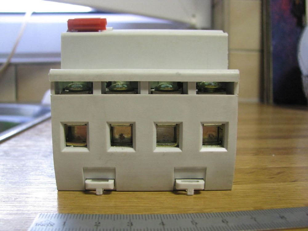 Fehlerstromschutzschalter, FI 30mA,TypAC (Gebraucht) in Herzogenbuchsee ...