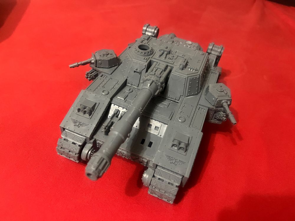 Warhammer 40k Baneblade (Neu (gemäss Beschreibung)) in Marin-Epagnier ...