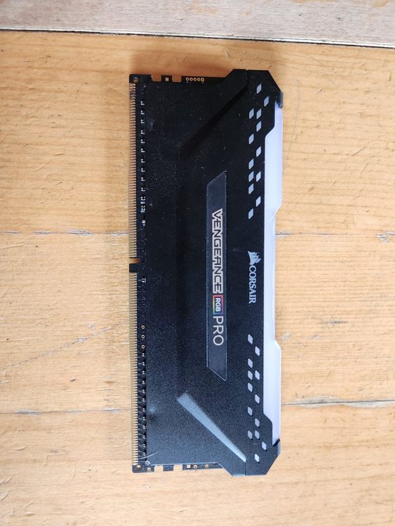 Corsair Vengeance RGB Pro DDR4 RAM Deffekt! (Defekt) in Schötz für CHF ...