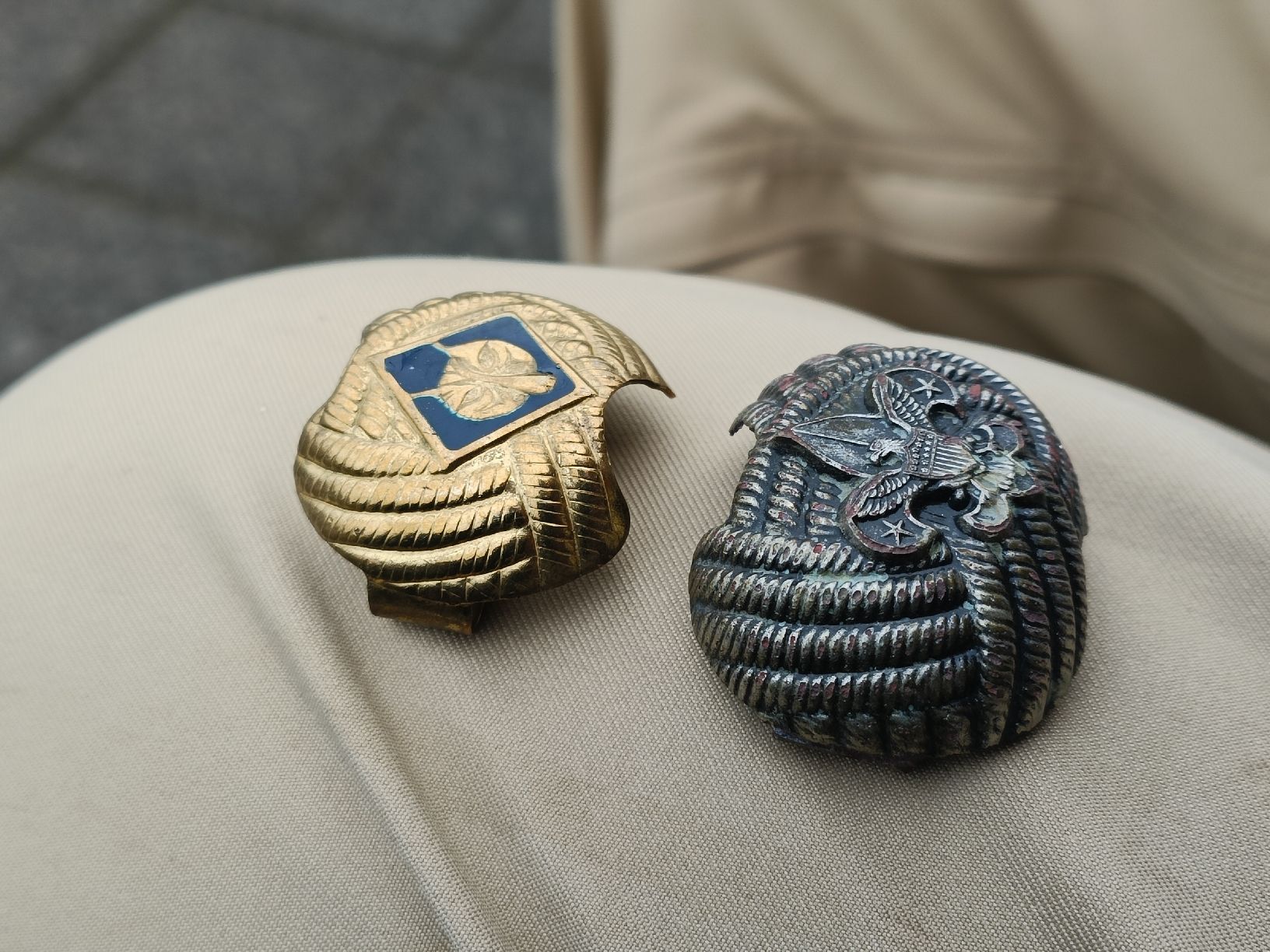 Zwei alte Pfadfinder Abzeichen / Halterung für Halstuch 1930 (Gebraucht ...