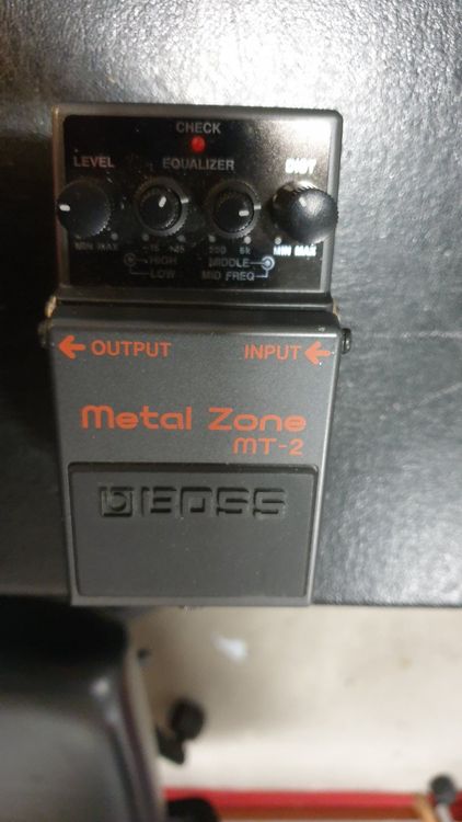 Boss Metal Zone MT-2 (Gebraucht) in für CHF 75 – mit Lieferung auf ...