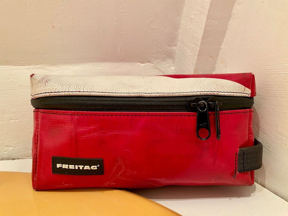 Freitag Toilet Bag Medium F36 Wayne (Gebraucht) in Zürich für CHF 69 ...