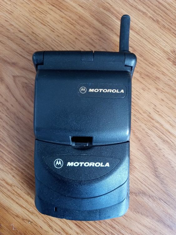 Altes Kult Sammler Handy Motorola Star TAC (Gebraucht) in Niederried ...