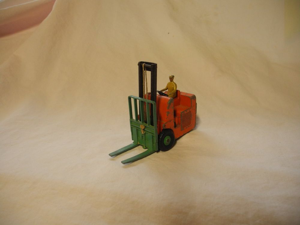 DINKY TOYS HUBSTAPLER FORK LIFT TRUCK BESPIELT | Kaufen auf Ricardo