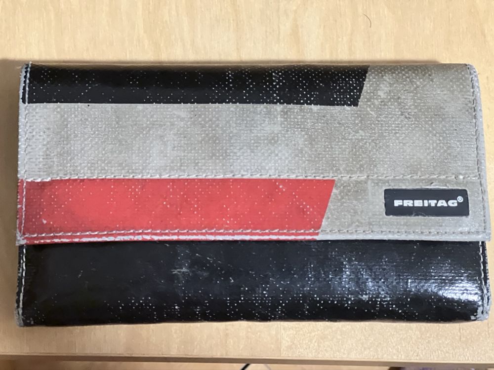 Unique Freitag Wallet, Recycled Tarpaulin, Unisex, Big (Gebraucht) in ...