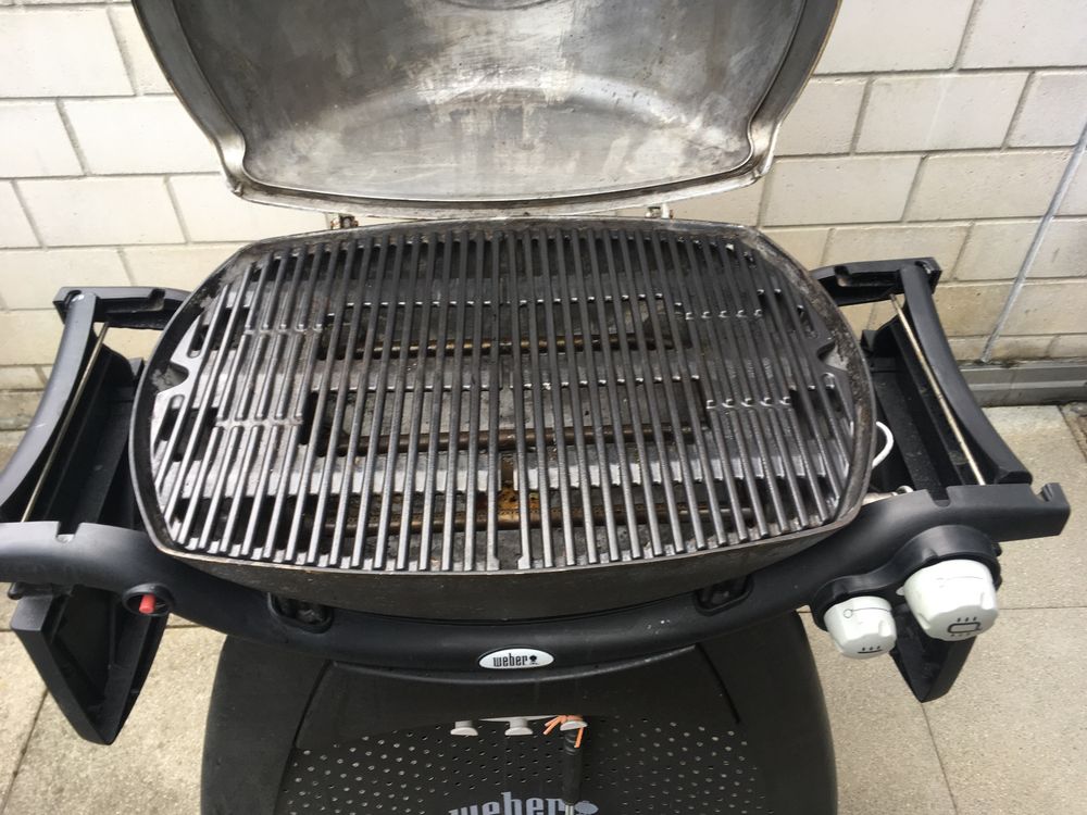 Weber Gasgrill Q300 Titanium mit viel Zubehör! (Gebraucht) in Buochs ...