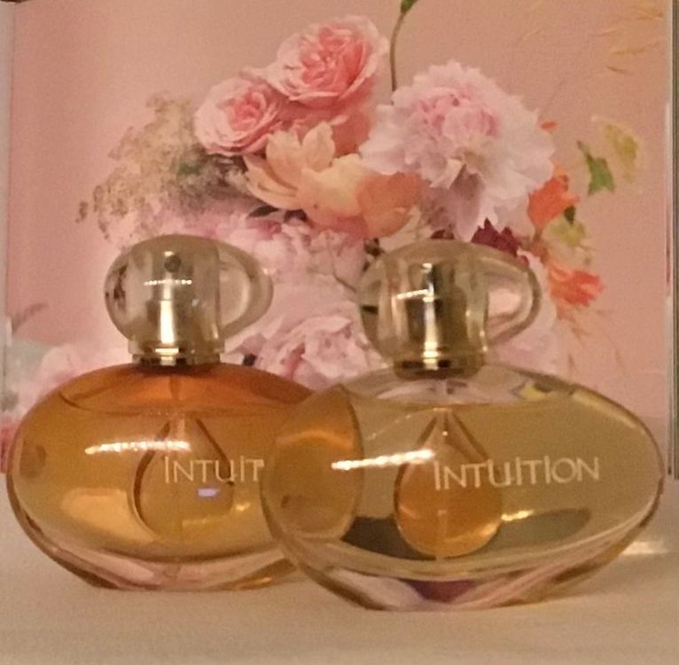 ESTÉE LAUDER INTUITION - 2 Parfum Flacon (Gebraucht) in St. Gallen für ...