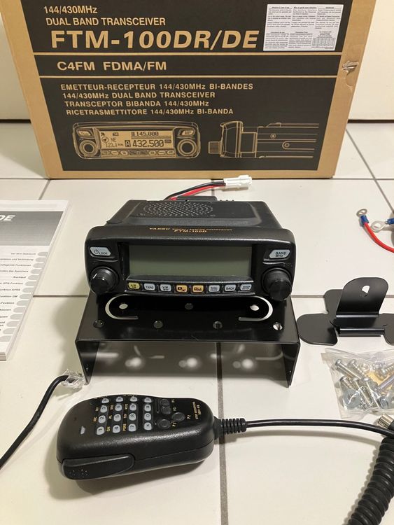 Amateurfunk / YAESU FTM-100 DE (2m/70cm mit FM und C4FM) Set (Neu ...